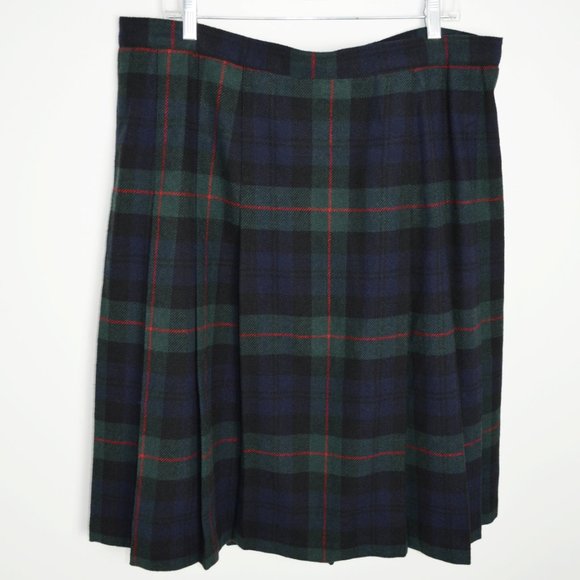 Vintage | Skirts | Vintage Maggie Mcnaughton Wool Tartan Plaid Black ...